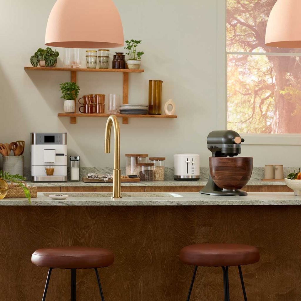 KitchenAid Evergreen 180 Artisan 4.8L Stand Mixer & Wooden Bowl ...